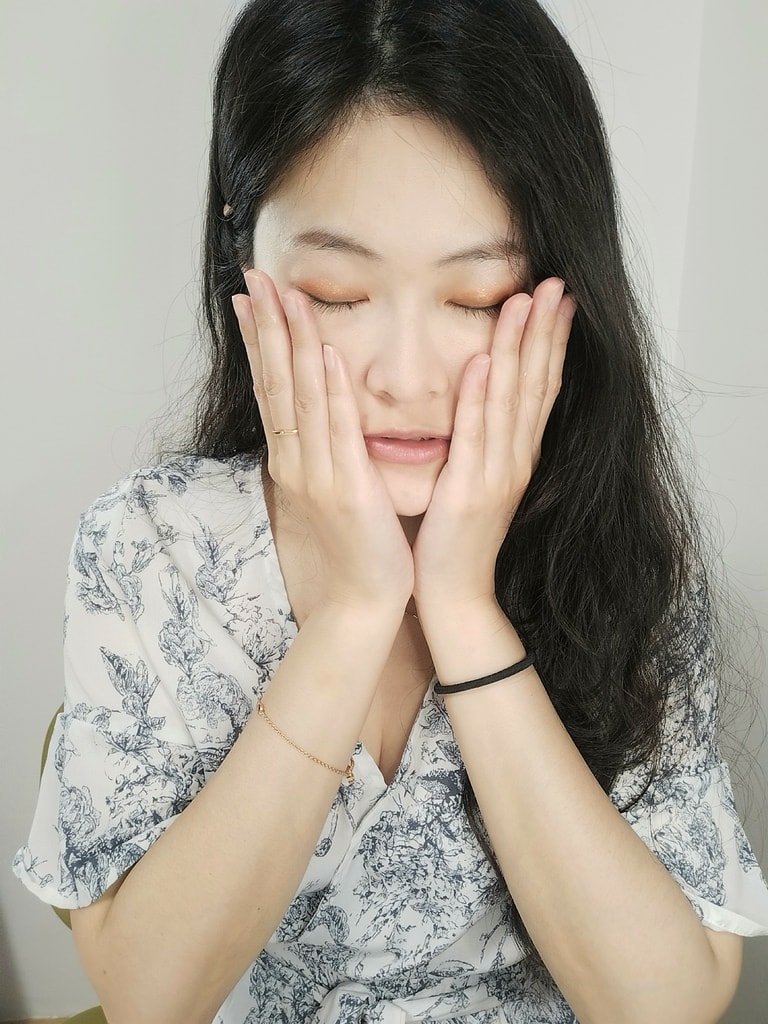 ozio歐姬兒評價｜王宇婕代言蜂王乳凝露 EX ptt、dcard超好評，52種美容精華 All in one 面霜，真那麼神？ – 瑪西隨筆